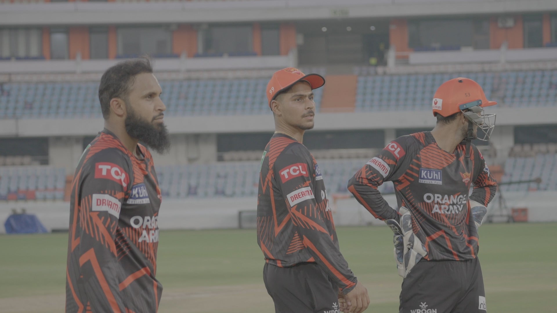 Watch Team SRH soldier on as T20 league heats up video online on JioTV